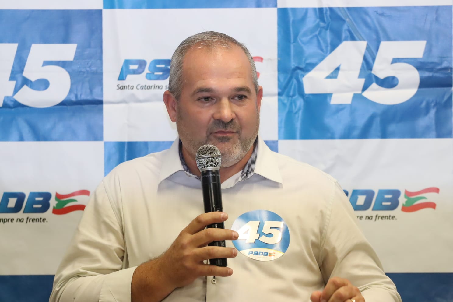O namoro do PSD e do PSDB em Forquilhinha - Karina Manarin