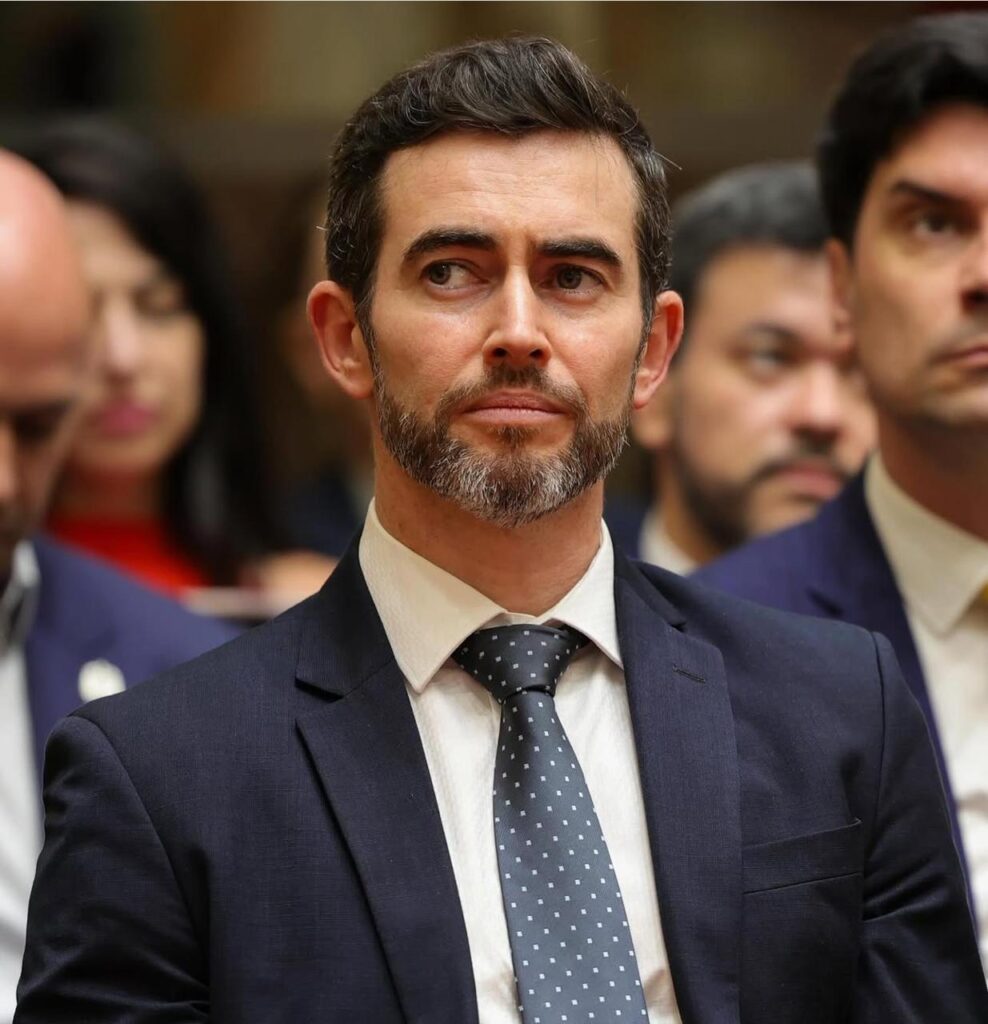 Dois integrantes do governo e um deputado da base devem disputar vaga ...