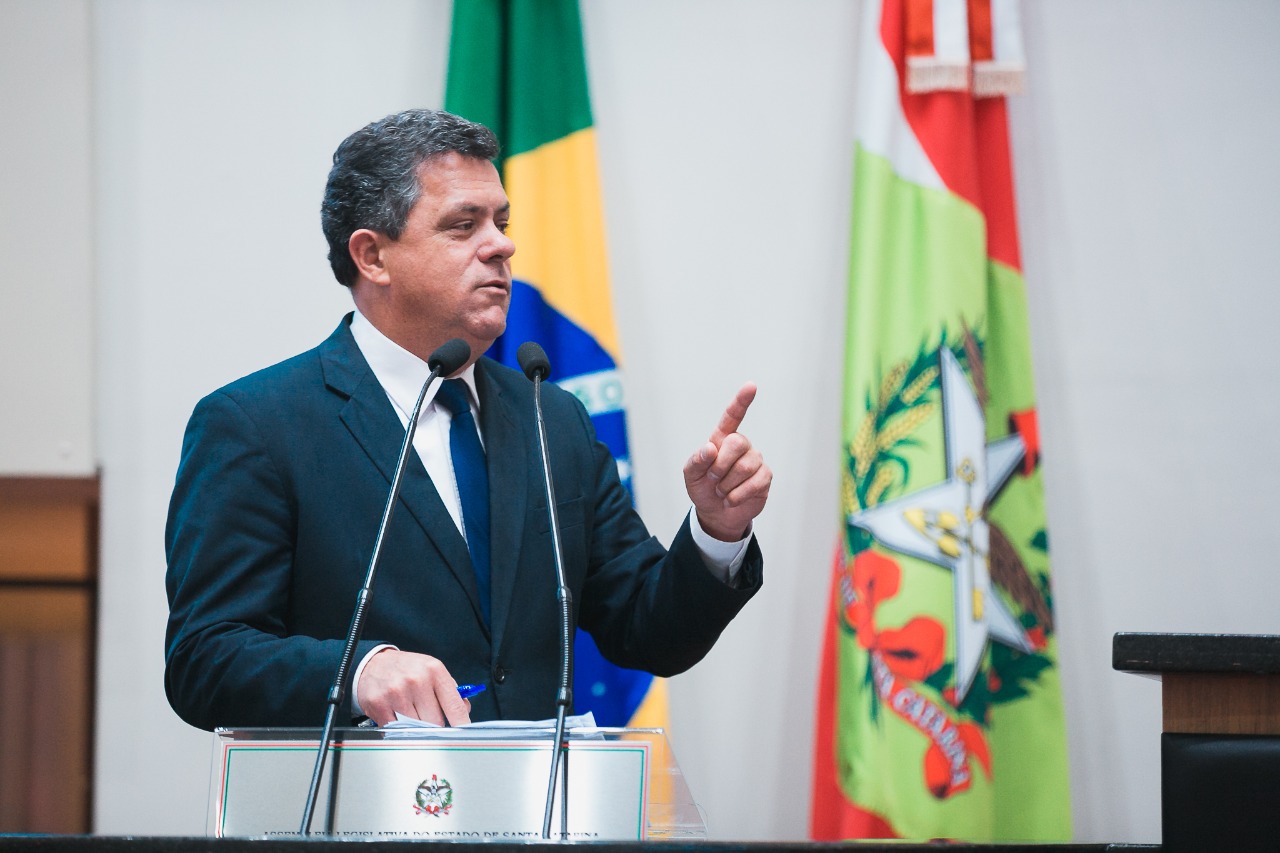Deputado quer CPI da Celesc - Karina Manarin Deputado quer CPI da Celesc - Karina Manarin